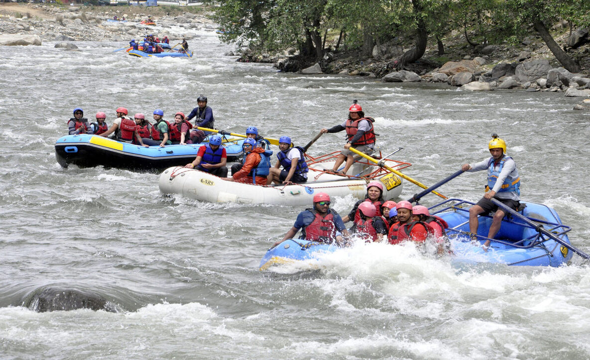 Thrilling Adventures River Rafting in Kullu Manali